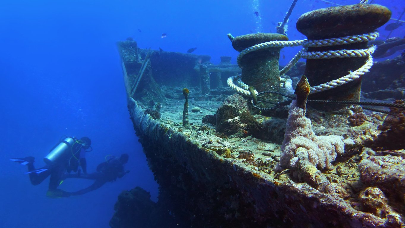 The most beautiful dives in the world - Quotatrip